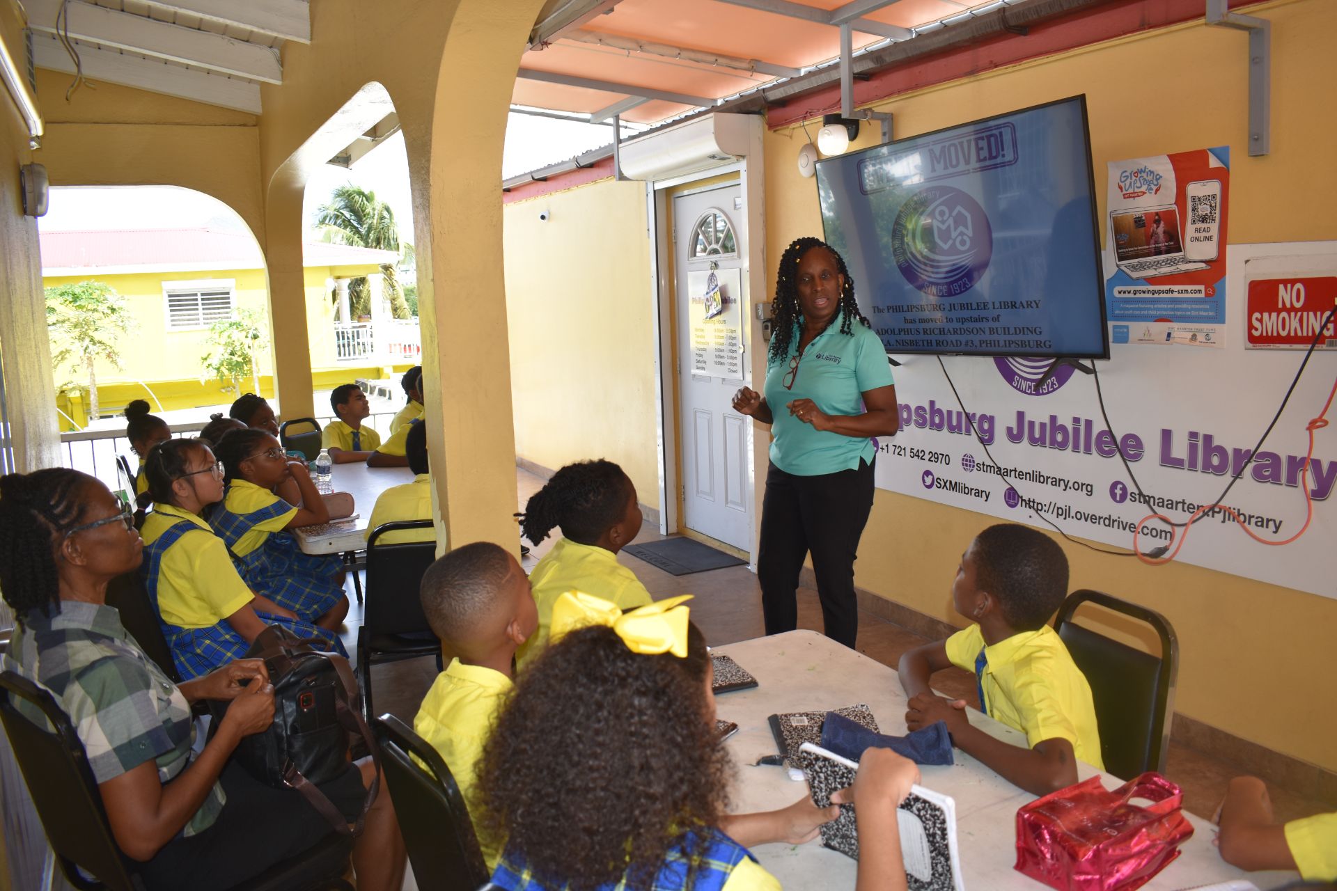 Lionel Conner School visit the Sint Maarten library | Sint Maarten Library