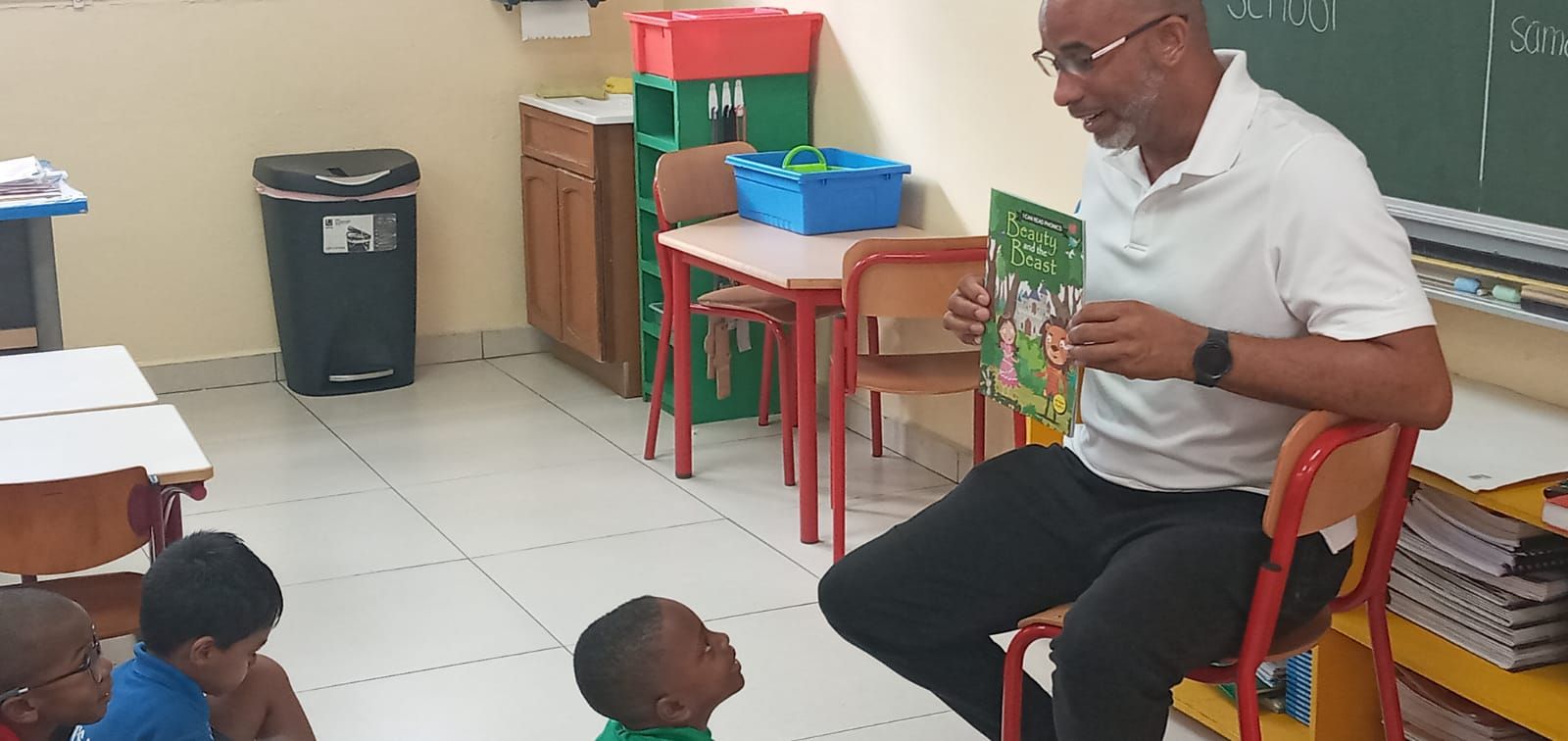 Police Force Sint Maarten KPSM Promotes Literacy through School ...